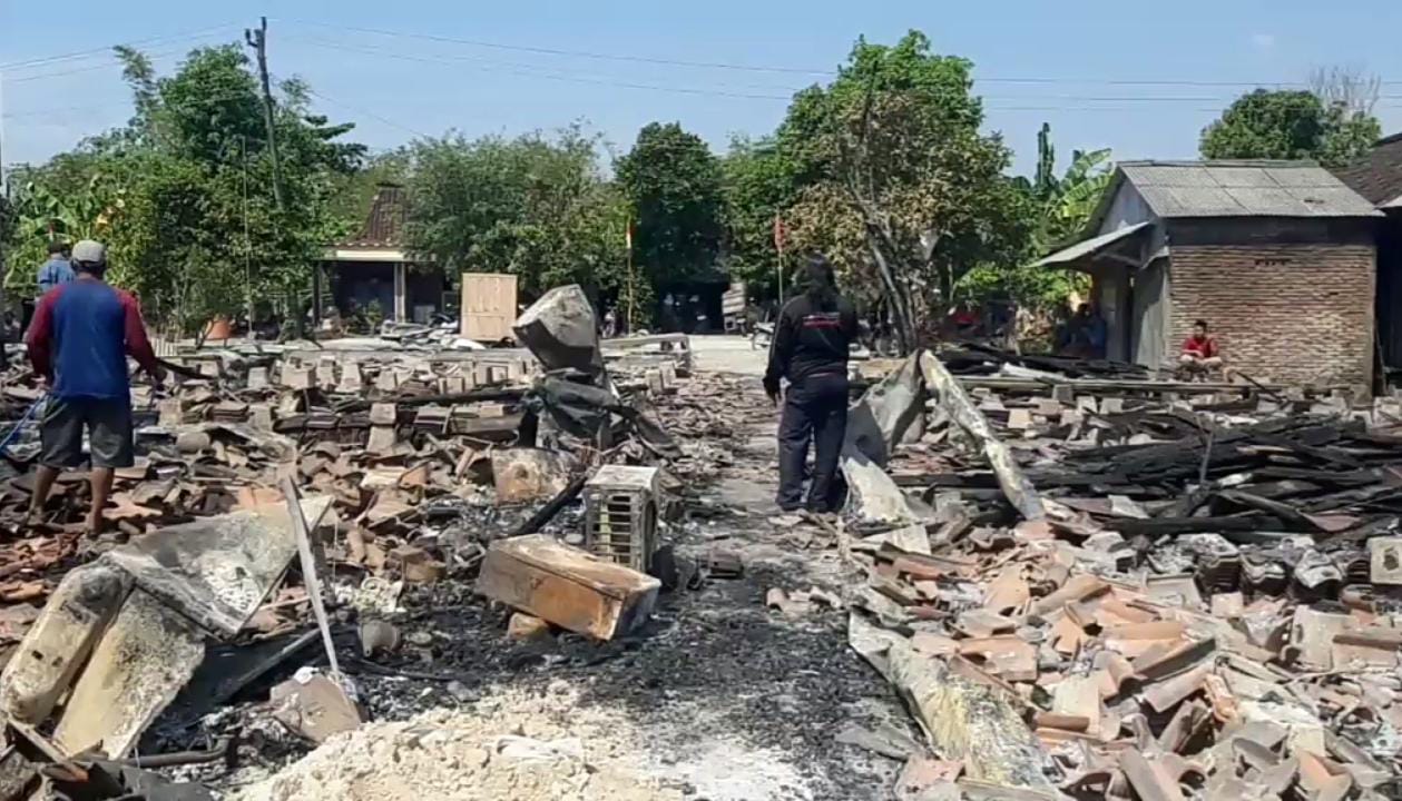 10 Rumah di Grobogan Terbakar, Kerugian Capai Rp 828 Juta - KanalMuria